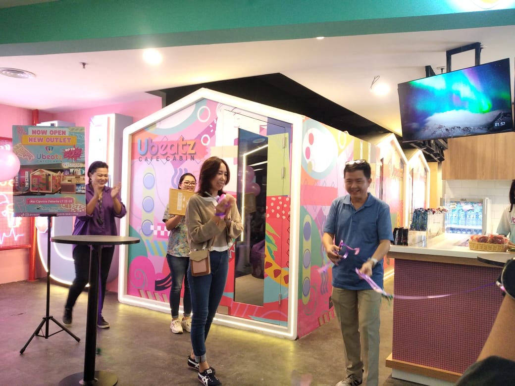 Pembukaan Ubeatz Cafe Cabin Di Mall Ciputra Jakarta - Indopos